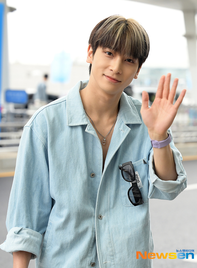 BAE173 한결, 스윗한 출국인사[포토엔HD] - 뉴스인코리아