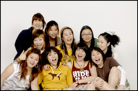 B2 리더 김지원 인터뷰 “표절 의혹 논란에 슬프고 아쉽다” - 손에 잡히는 뉴스 눈에 보이는 뉴스 - 뉴스엔