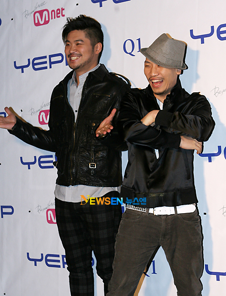 [포토엔]다이나믹듀오, 가죽 자켓 어울리죠? - 손에 잡히는 뉴스 눈에 보이는 뉴스 - 뉴스엔