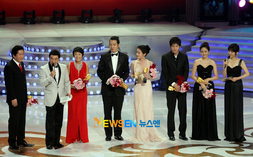 [포토엔]3색 베스트 커플들~(KBS연기대상) - 손에 잡히는 뉴스 눈에 보이는 뉴스 - 뉴스엔