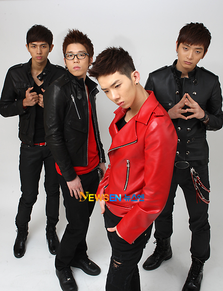 2AM 컴백 무대, 2PM 직접 찾아 응원 눈길 - 손에 잡히는 뉴스 눈에 보이는 뉴스 - 뉴스엔