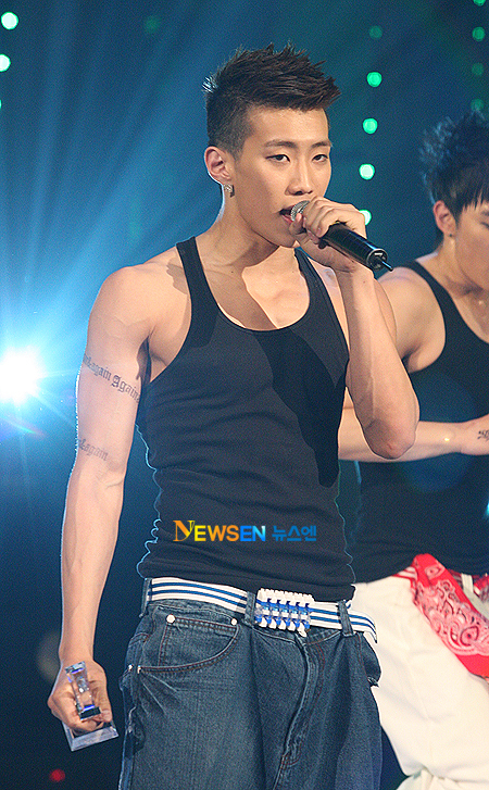 [포토엔]2PM 재범, 강렬한 카리스마~ - 손에 잡히는 뉴스 눈에 보이는 뉴스 - 뉴스엔