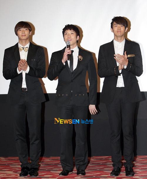 [포토엔]진운-창민-슬옹, ‘2AM SHOW 12월 9일 찾아갑니다’ - 손에 잡히는 뉴스 눈에 보이는 뉴스 - 뉴스엔