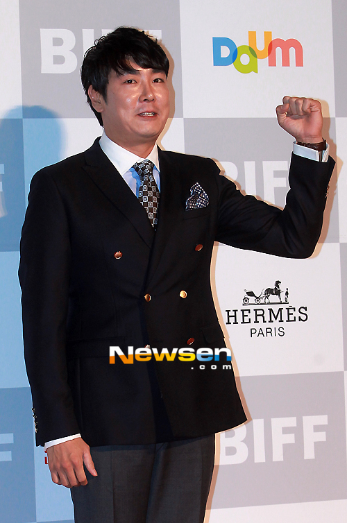 [포토엔]조진웅 ‘올해도 기대됩니다!’ - 손에 잡히는 뉴스 눈에 보이는 뉴스 - 뉴스엔