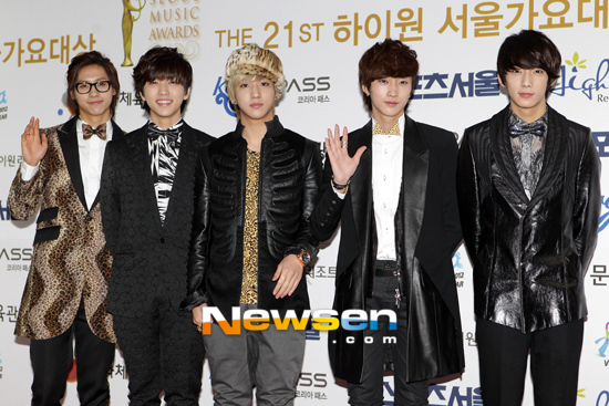 [포토엔]B1A4, 반짝반짝 빛나는 꽃미모(서울가요대상) - 손에 잡히는 뉴스 눈에 보이는 뉴스 - 뉴스엔