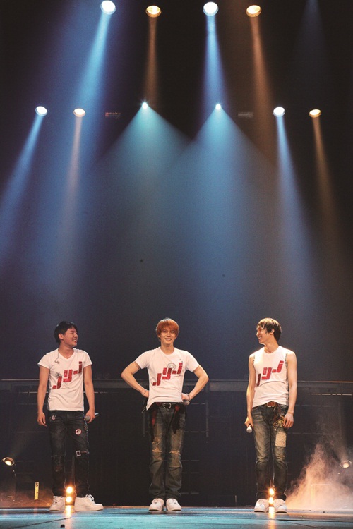 JYJ 4년만에 日도쿄돔 공연 “벌써부터 흥분된다” - 손에 잡히는 뉴스 눈에 보이는 뉴스 - 뉴스엔