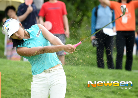 [포토엔]양제윤 ‘날카로운 눈빛’ (KLPGA 넵스) - 손에 잡히는 뉴스 눈에 보이는 뉴스 - 뉴스엔