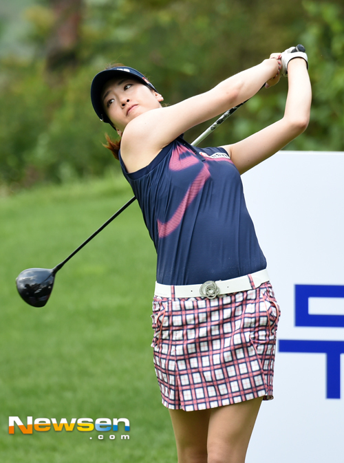 [포토엔]한상희 ‘아름다운 티샷’ (KLPGA 넵스) - 손에 잡히는 뉴스 눈에 보이는 뉴스 - 뉴스엔