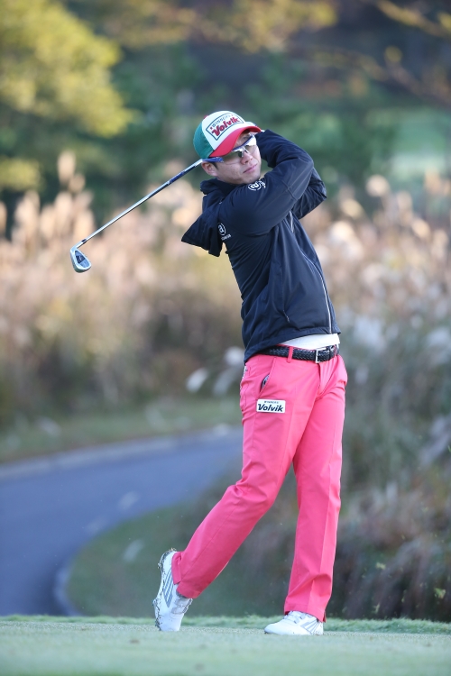 현정협, 고향 제주도서 KPGA 투어챔피언십 1R 선두 - 손에 잡히는 뉴스 눈에 보이는 뉴스 - 뉴스엔