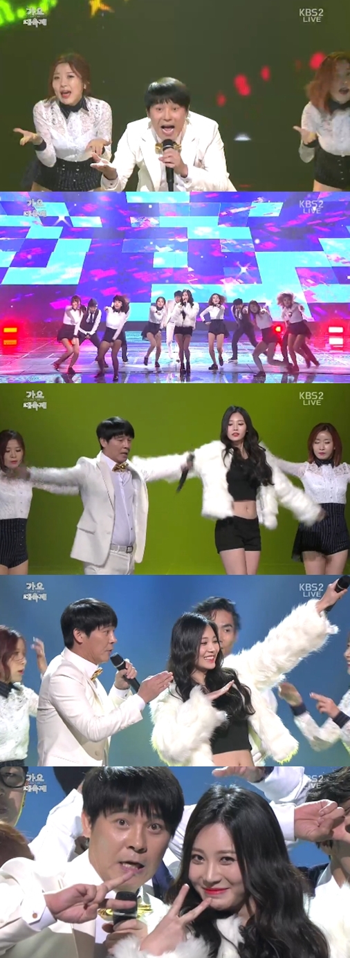 ‘KBS가요대축제’ 걸스데이 유라, 복근+5억각선미 파격노출 감탄 - 손에 잡히는 뉴스 눈에 보이는 뉴스 - 뉴스엔
