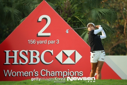 ‘루이스 호평받은’ 신지은, HSBC 1R 공동 4위로 마쳐 - 손에 잡히는 뉴스 눈에 보이는 뉴스 - 뉴스엔