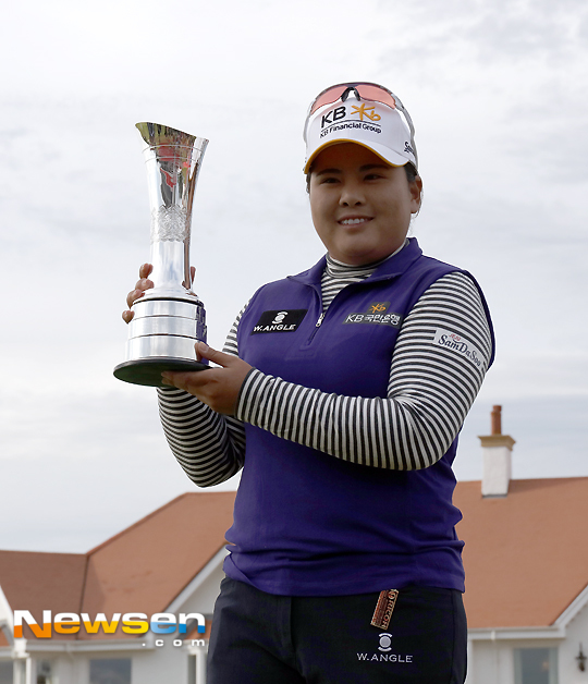 [포토엔]박인비 ‘LPGA 7번째 커리어 그랜드슬램’(브리티시여자오픈) - 손에 잡히는 뉴스 눈에 보이는 뉴스 - 뉴스엔