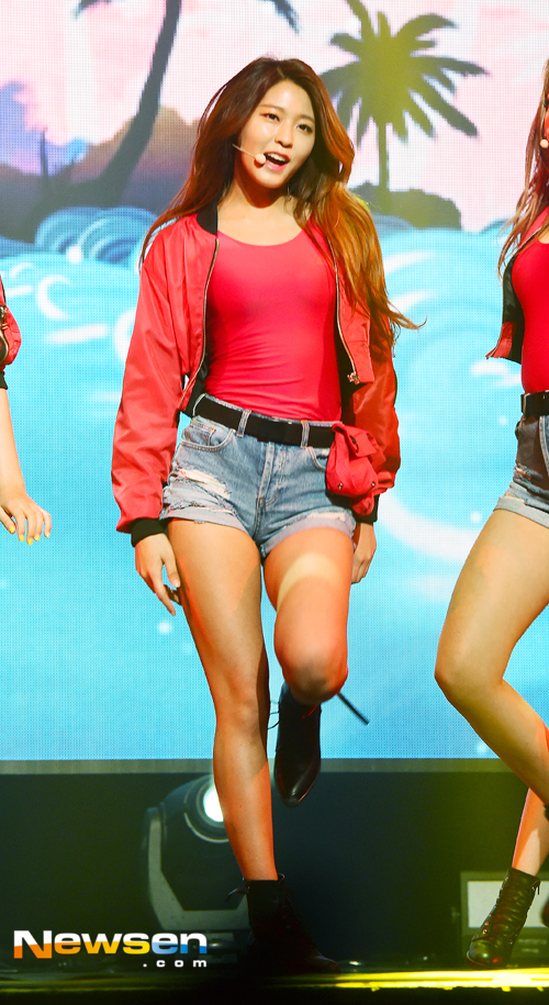 [포토엔]AOA 설현 ‘심쿵하게 만드는 8등신 비율’ - 손에 잡히는 뉴스 눈에 보이는 뉴스 - 뉴스엔