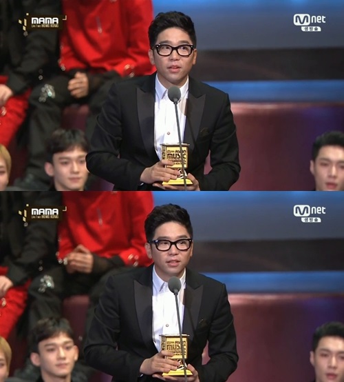 이적 OST상 수상 “내년엔 걱정하지 않는 해 되길”(2016 MAMA) - 손에 잡히는 뉴스 눈에 보이는 뉴스 - 뉴스엔