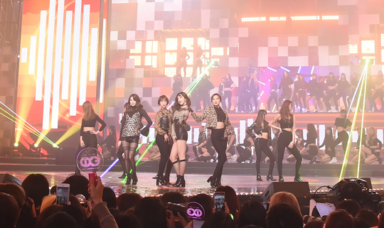 [포토엔]EXID(이엑스아이디) ‘솔지 제외한 4인이 선보인 카리스마 폭발 아브라카다브라’ (MBC 가요대제전) - 손에 잡히는 뉴스 눈에 보이는 뉴스 - 뉴스엔