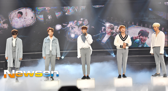 [포토엔HD]B1A4 ‘쇼챔피언 무대 녹이는 목소리’ - 손에 잡히는 뉴스 눈에 보이는 뉴스 - 뉴스엔