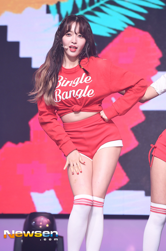 [포토엔HD] AOA 찬미 ‘섹시함 흘러 넘치는 막내’ - 손에 잡히는 뉴스 눈에 보이는 뉴스 - 뉴스엔