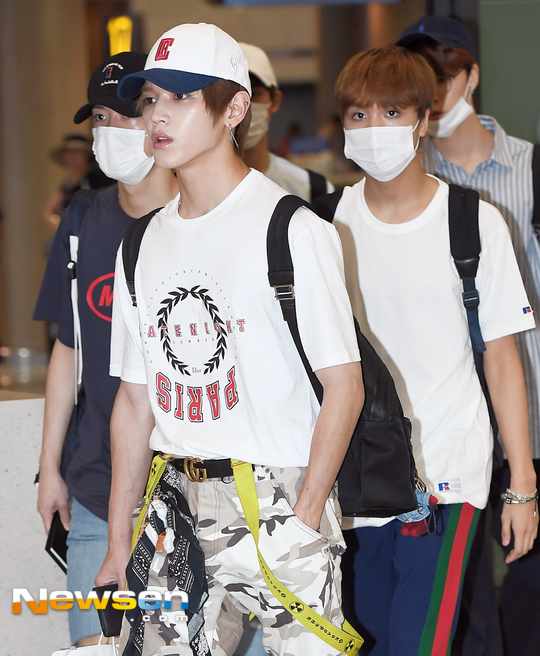 [포토엔HD] NCT127 유타-태용-해찬 ‘케이콘 마치고 나란히~’ - 손에 잡히는 뉴스 눈에 보이는 뉴스 - 뉴스엔