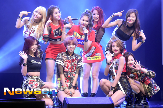 ‘괴물신인→JYP 간판그룹’ 데뷔 1000일 맞은 트와이스, 기특한 성장史[스타와치] - 손에 잡히는 뉴스 눈에 보이는 뉴스 - 뉴스엔