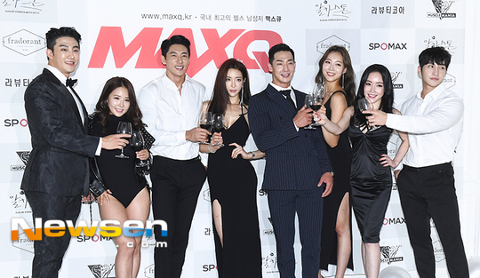 맥스큐 창간 8주년을 축하하며 건배 [포토엔HD] - 손에 잡히는 뉴스 눈에 보이는 뉴스 - 뉴스엔