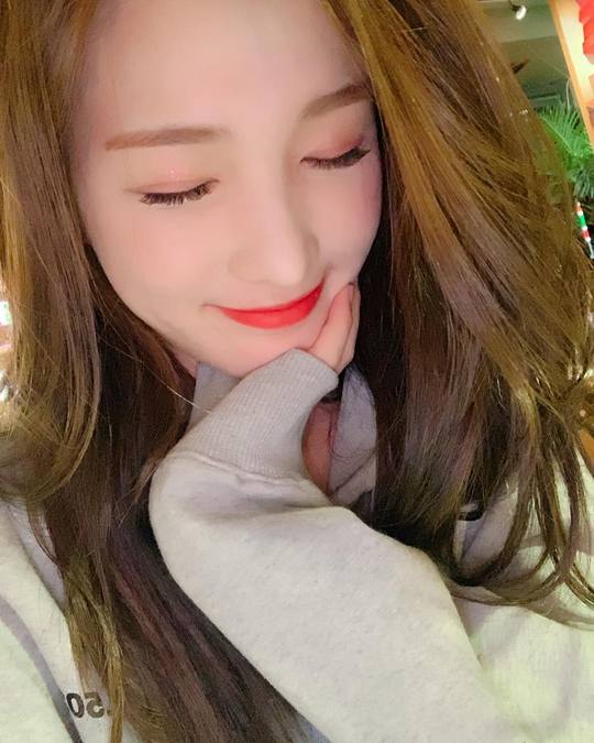 ‘최민환♥’ 율희, 여전히 아이돌 느낌 물씬[SNS★컷] - 손에 잡히는 뉴스 눈에 보이는 뉴스 - 뉴스엔