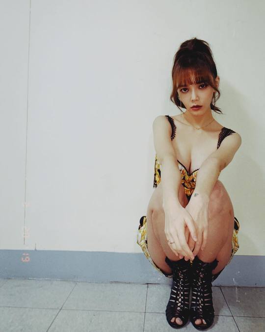 AOA 지민, 급격한 살빠짐에도 볼륨감 살아있네[SNS★컷] - 손에 잡히는 뉴스 눈에 보이는 뉴스 - 뉴스엔