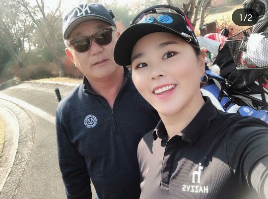 KLPGA 조윤지 “스포츠인 부모님 DNA…야구 스윙 연습도 했어요” - 손에 잡히는 뉴스 눈에 보이는 뉴스 - 뉴스엔