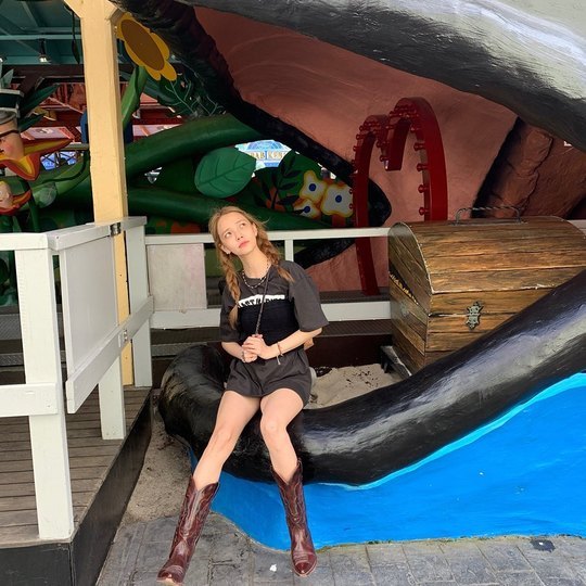 AOA 지민X설현, 어린아이보다 신난 놀이공원 데이트[SNS★컷] - 손에 잡히는 뉴스 눈에 보이는 뉴스 - 뉴스엔