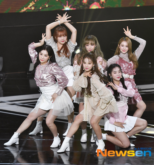 아리아즈 (ARIAZ) ‘만점 매력, 명품 안무’[포토엔HD] - 손에 잡히는 뉴스 눈에 보이는 뉴스 - 뉴스엔