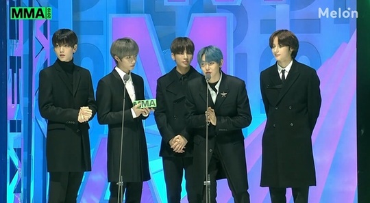 TXT-ITZY 올해의 신인상 수상 “마법같은 순간”[멜론뮤직어워드] - 손에 잡히는 뉴스 눈에 보이는 뉴스 - 뉴스엔