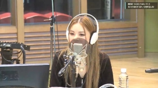 MOON “데뷔곡부터 도끼와 작업, 흔쾌히 응해줘 놀랐다” - 손에 잡히는 뉴스 눈에 보이는 뉴스 - 뉴스엔