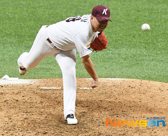 KBO, 키움 윤영삼 품위손상행위 30G 출장정지 - 손에 잡히는 뉴스 눈에 보이는 뉴스 - 뉴스엔