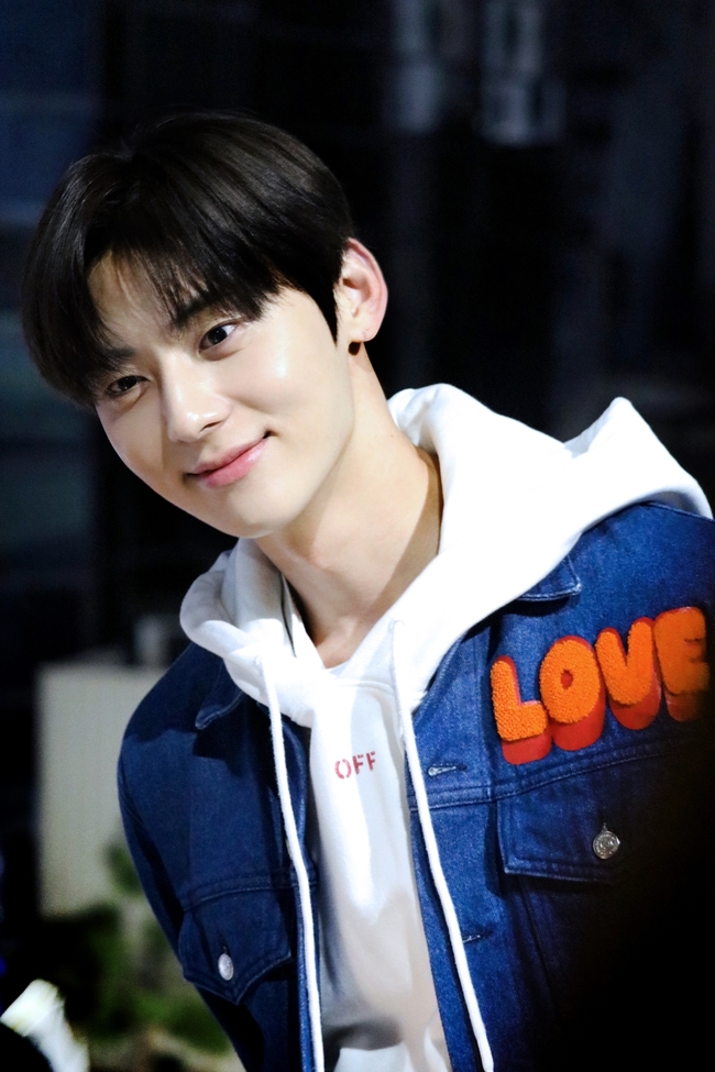 ‘라이브온’ 황민현 “뉴이스트 멤버들 반응 뿌듯, 내 대사 따라하기도”[EN - 손에 잡히는 뉴스 눈에 보이는 뉴스 - 뉴스엔