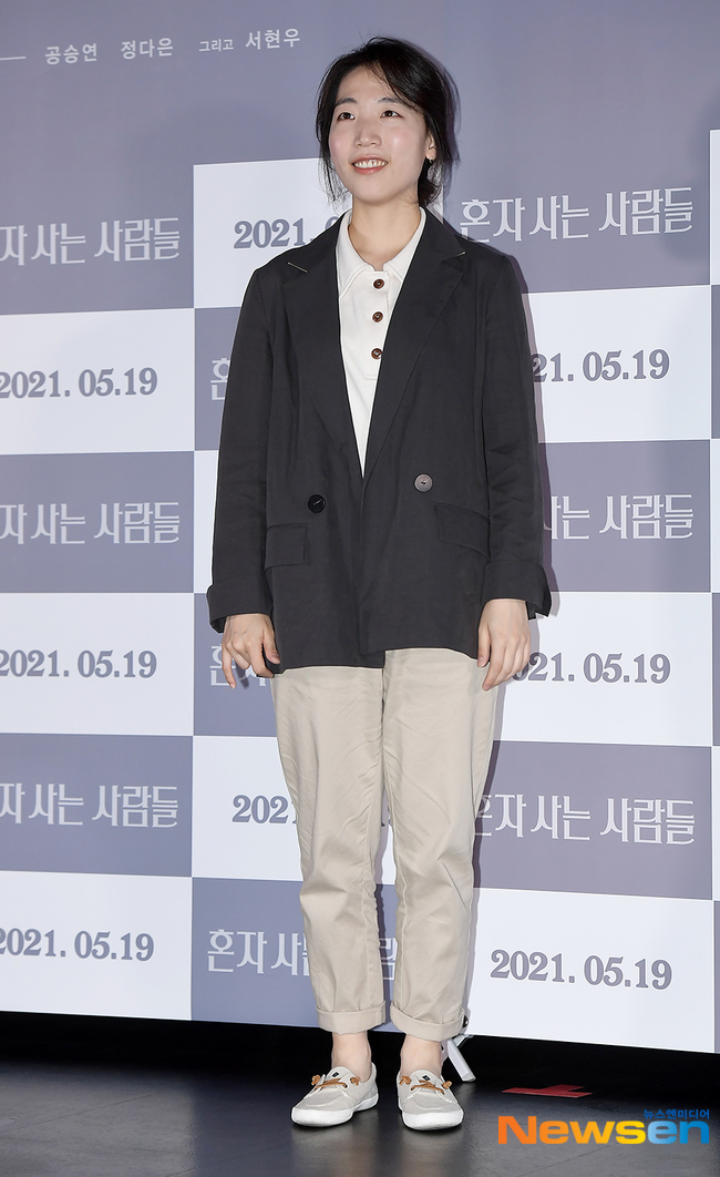 홍성은 감독 ‘혼자 사는 사람들’로 JIFF CGV아트하우스 배급지원상 수상[포토엔HD] - 손에 잡히는 뉴스 눈에 보이는 뉴스 - 뉴스엔