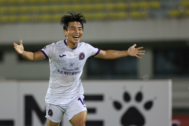 ‘1골 1도움’ 안양 홍창범, K리그2 20R MVP - 손에 잡히는 뉴스 눈에 보이는 뉴스 - 뉴스엔