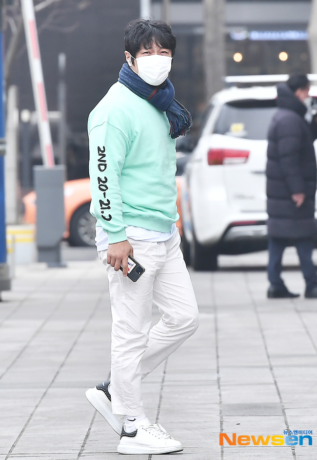 M.O.M KCM, 눈에 확 띄는 스타일~ [포토엔HD] - 손에 잡히는 뉴스 눈에 보이는 뉴스 - 뉴스엔