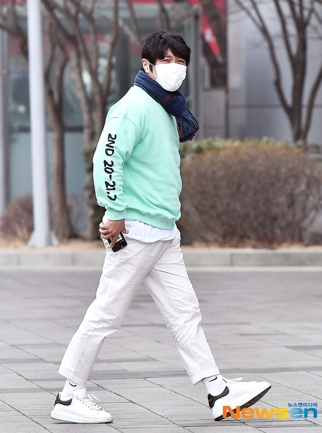 M.O.M KCM, 매력적인 출근길 발걸음 [포토엔HD] - 손에 잡히는 뉴스 눈에 보이는 뉴스 - 뉴스엔