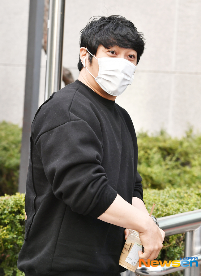 M.O.M KCM, 훤칠한 출근길 이미지 [포토엔HD] - 손에 잡히는 뉴스 눈에 보이는 뉴스 - 뉴스엔