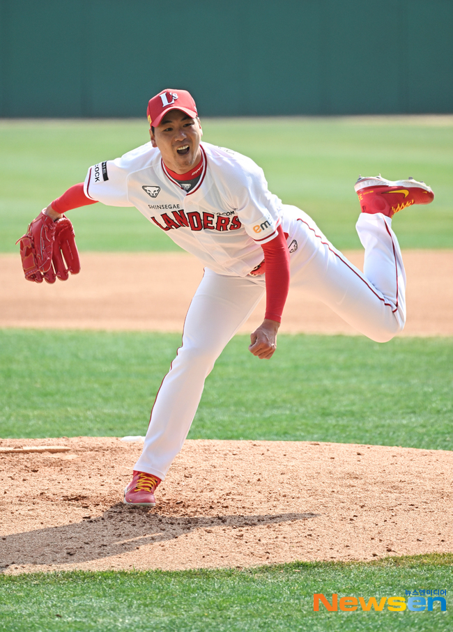 ‘시속 151km’ 돌아온 김광현, KBO 복귀 첫 이닝 ‘퍼펙트’ - 손에 잡히는 뉴스 눈에 보이는 뉴스 - 뉴스엔