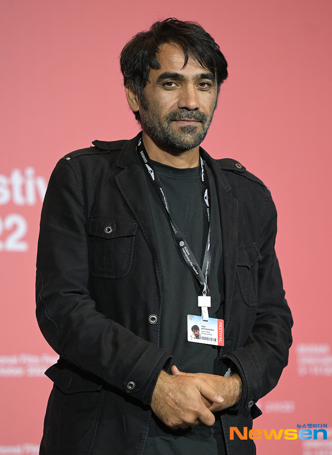하디 모하게흐, 27th BIFF 개막작 ‘바람의 향기’의 주인공[포토엔HD] - 손에 잡히는 뉴스 눈에 보이는 뉴스 - 뉴스엔