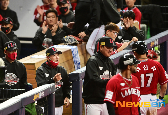 SSG, 9회초 6득점 대폭발[포토엔HD] - 뉴스인코리아