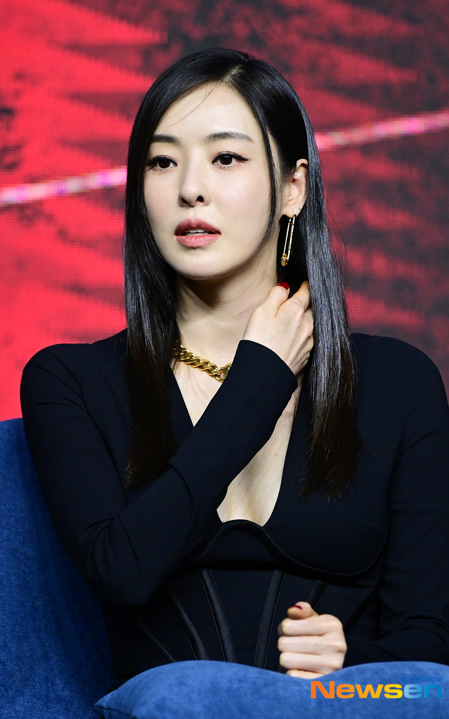 이다희, 헤어 정리하는 재벌3세[포토엔HD] - 뉴스인코리아