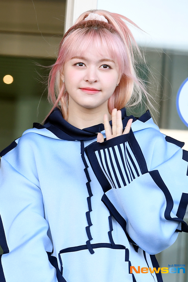 엔믹스 릴리 ‘핑크 인형’[포토엔HD] - 손에 잡히는 뉴스 눈에 보이는 뉴스 - 뉴스엔