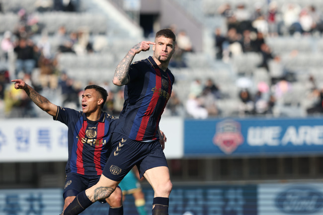 ‘2골 1도움’ 수원FC 라스, K리그1 6R MVP - 손에 잡히는 뉴스 눈에 보이는 뉴스 - 뉴스엔