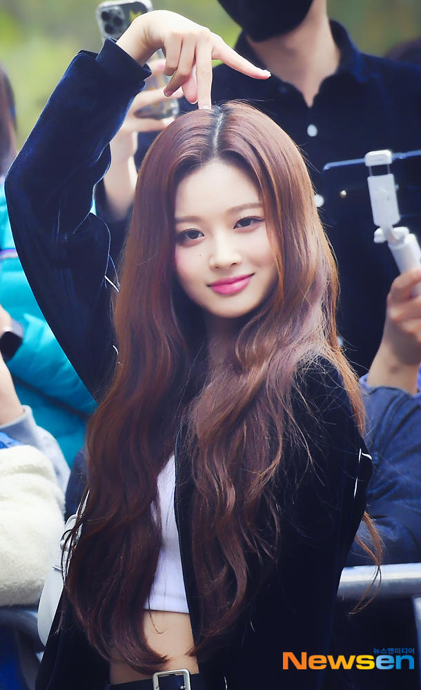 NMIXX 설윤, 이런 예쁨을 칭찬해~ [포토엔HD] - 손에 잡히는 뉴스 눈에 보이는 뉴스 - 뉴스엔
