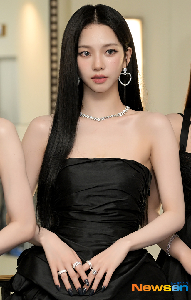 에스파 카리나, 칸에 뜬 여신[포토엔HD] - 손에 잡히는 뉴스 눈에 보이는 뉴스 - 뉴스엔