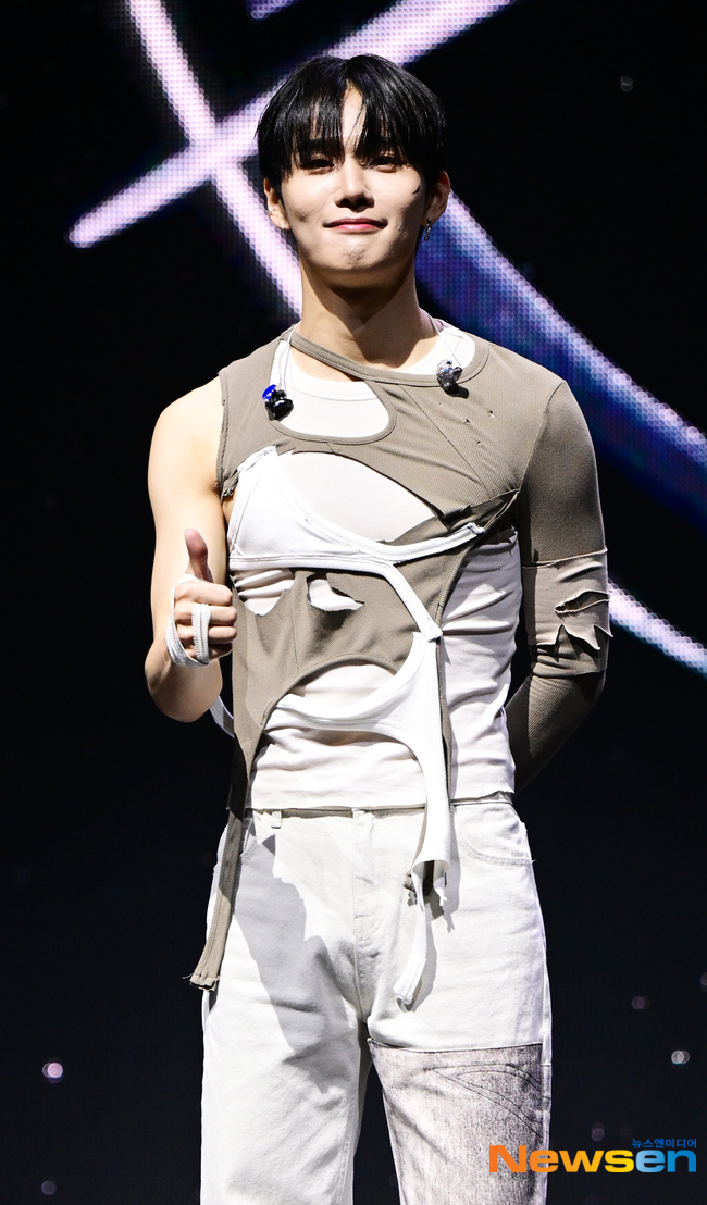 씨아이엑스(CIX) 승훈, 엄지 세우는 자신감[포토엔HD] - 손에 잡히는 뉴스 눈에 보이는 뉴스 - 뉴스엔