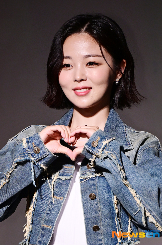 HYNN(박혜원) 코로나19 확진 “일정 중단, 이상 증상은 없어” [전문] - 손에 잡히는 뉴스 눈에 보이는 뉴스 - 뉴스엔