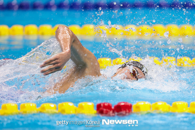 김우민, 자유형 400m도 금메달..박태환 이후 첫 수영 AG 3관왕 - 손에 잡히는 뉴스 눈에 보이는 뉴스 - 뉴스엔