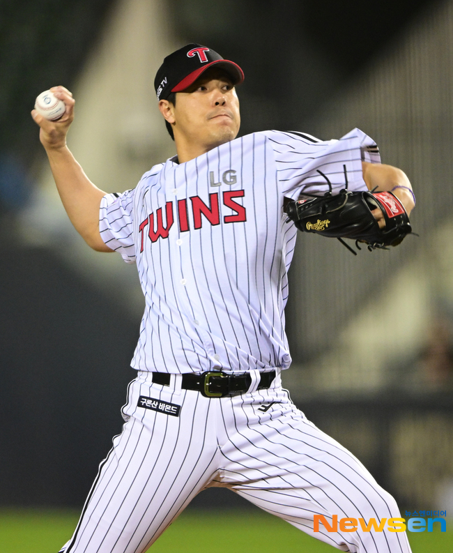 LG 우승 이끈 ‘철벽’ 김진성-‘출루기계’ 홍창기, KBO 9월 월간 MVP 후보 선정 - 손에 잡히는 뉴스 눈에 보이는 뉴스 - 뉴스엔